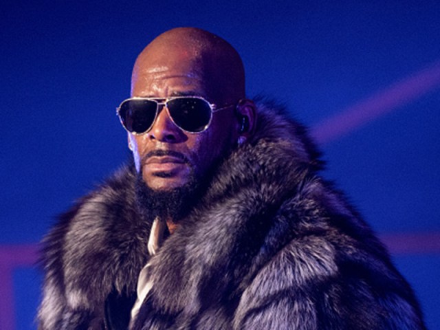 R. Kelly Was Reportedly Hospitalized For Panic Attacks After "Surviving ...