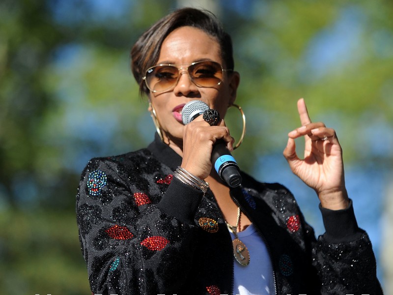 MC Lyte & 'Martin' EP Bentley Kyle Evans Link For Sitcom About Teen With Cardi B Aspirations ...