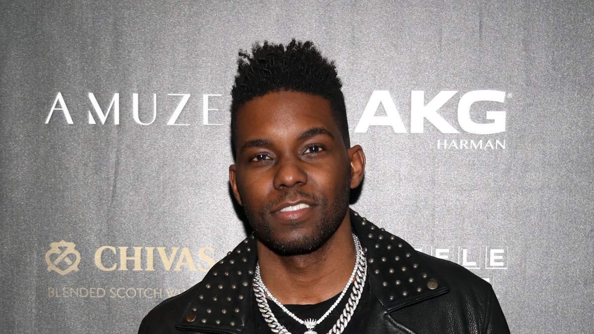 Singer Barachi Clowns White Woman’s Attempt At Calling Cops Over His O ...