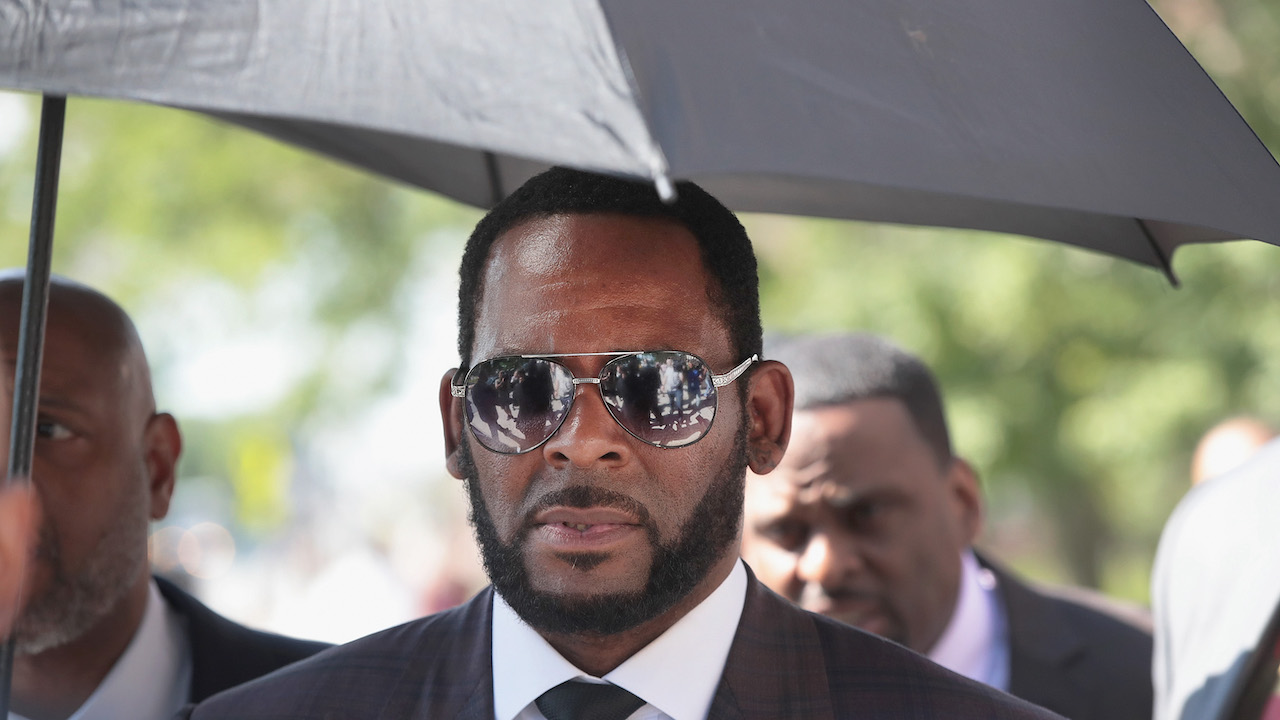 R. Kelly's Alleged Victim Claims She Had Sex With Singer 'Hundreds Of ...