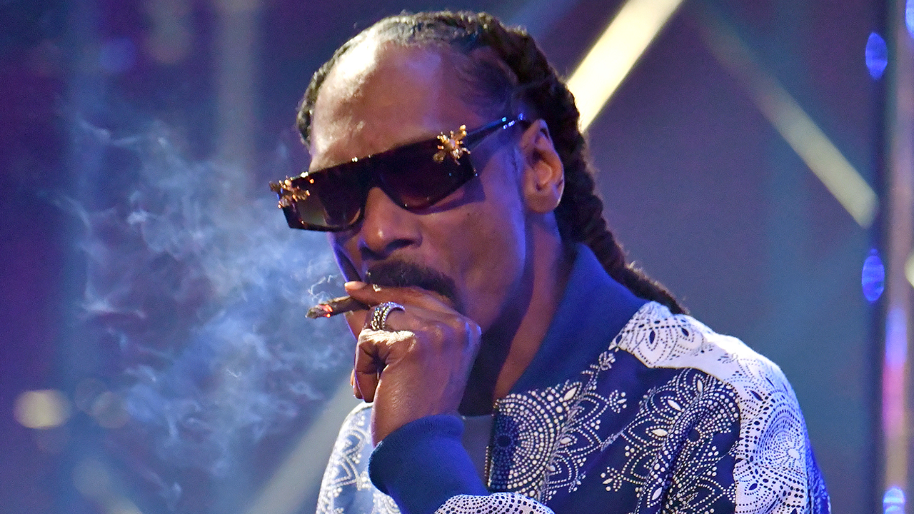 Snoop Dogg Helps Double Cannabis Tech Company's Valuation To $3.75B ...