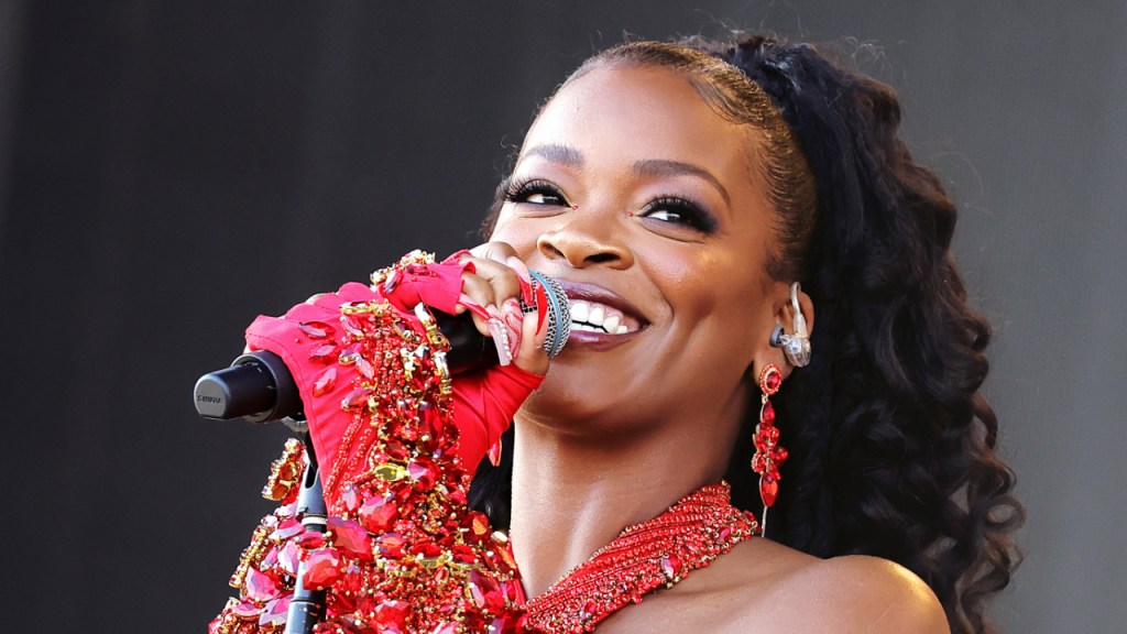 Ari Lennox Is Boo'd Up With 'Married At First Sight' Star - HipHopDX