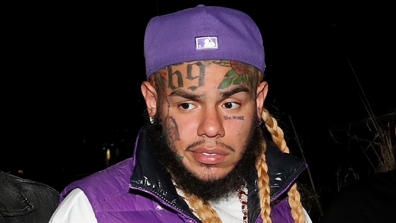 6ix9ine’s Gay Porn Star Lookalike Causes Rapper To Trend Online - HipHopDX