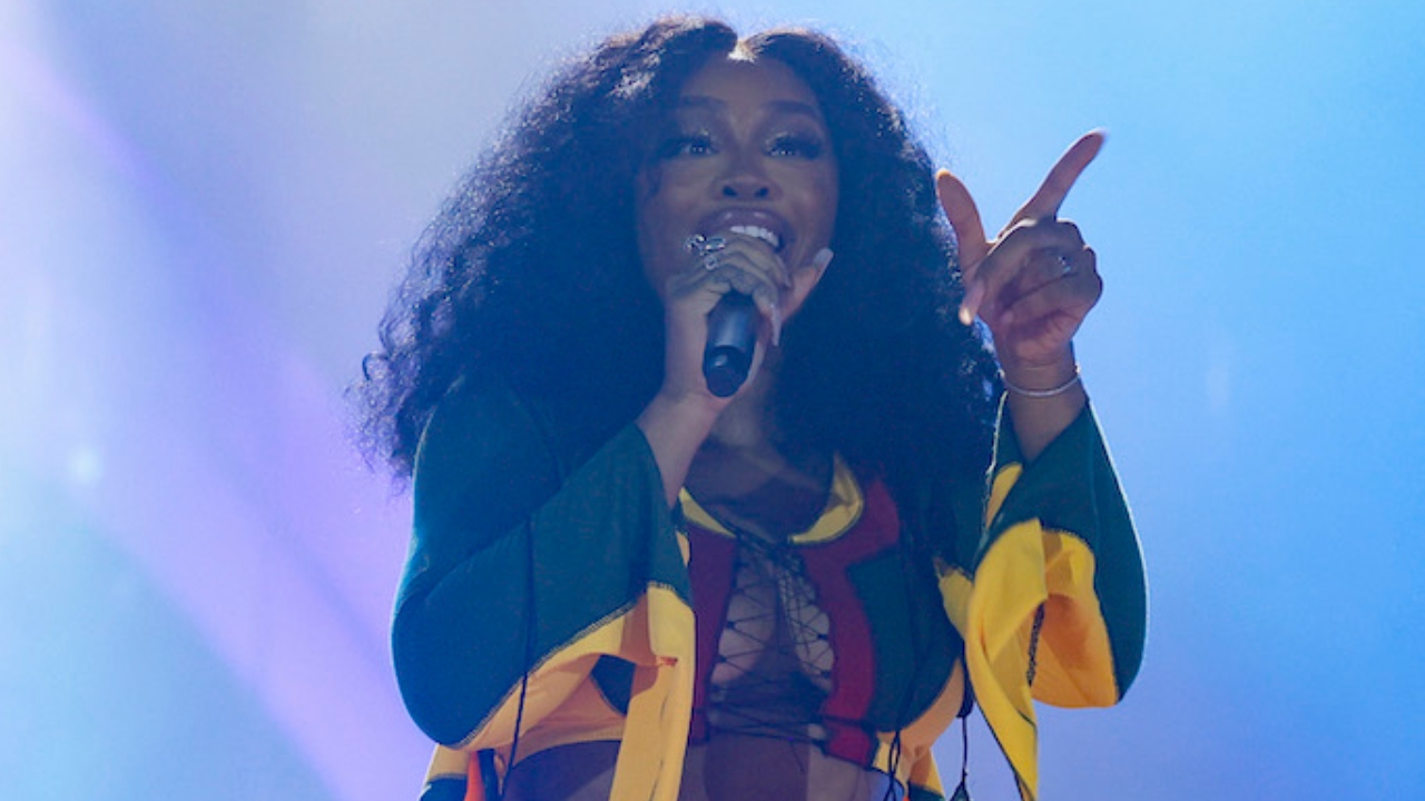 SZA Says Her Old Albums 'Piss' Her Off For One Particular Reason - HipHopDX