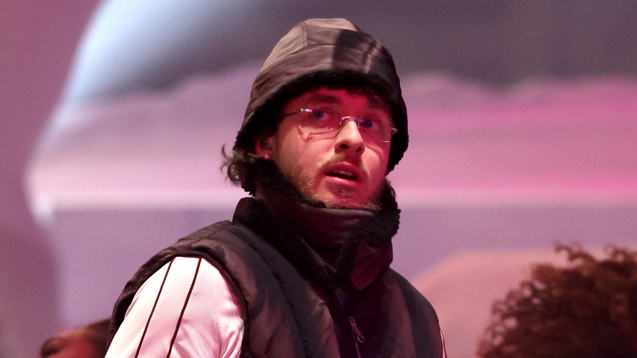 Jack Harlow Roasted Over 'Worst Halftime Show Ever' At NFL Thanksgiving ...