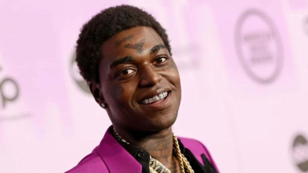 Kodak Black Arrest Update Reveals Rapper Was Caught Swallowing Mouthful ...