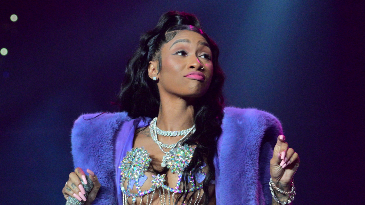 Crime Mob's Diamond Engaged After Boxer Boyfriend Proposes In The Ring ...