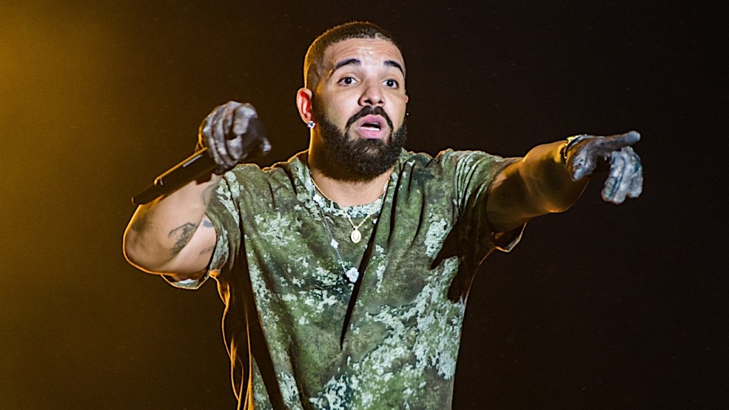 Drake Has Fans Wondering If He's Taking Shots At Former Friends With ...