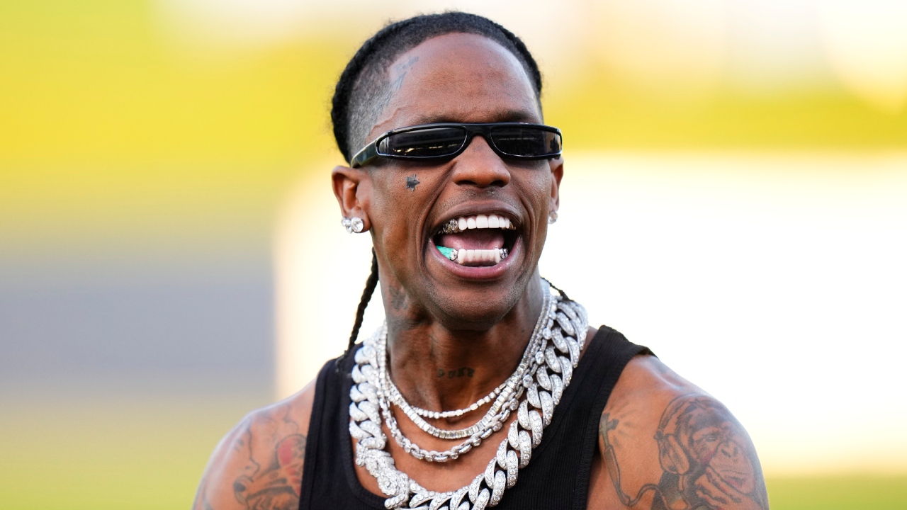 Travis Scott Makes Fun Of His Arrest With Mugshot Edit - HipHopDX