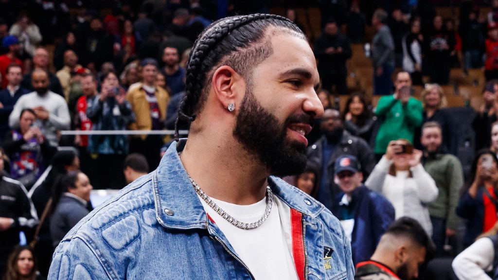 Drake Wax Figure Debuts At Madame Tussauds New York - HipHopDX