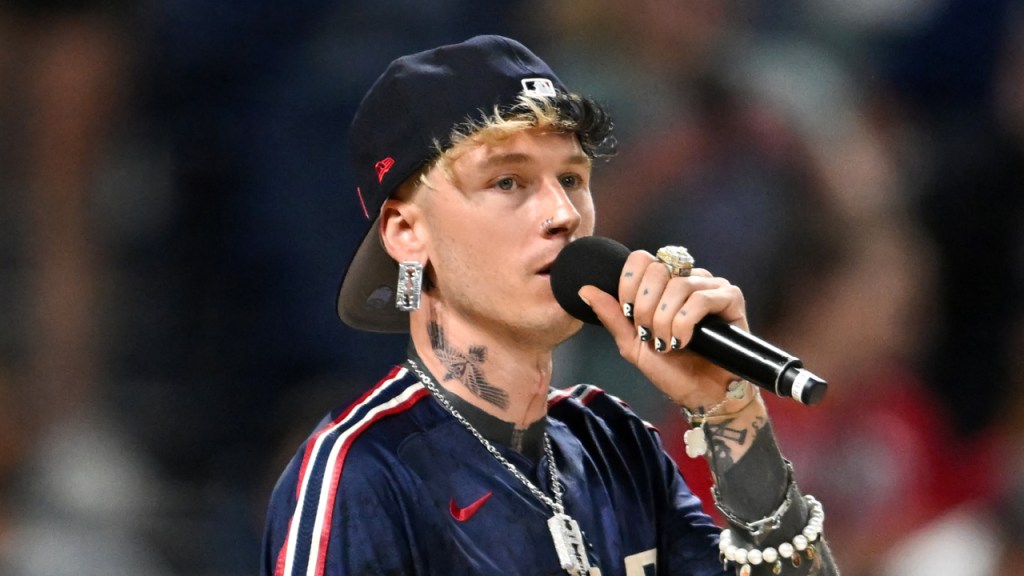 Machine Gun Kelly Says Most White Rapper 'Stigma' Comes From White Fans ...