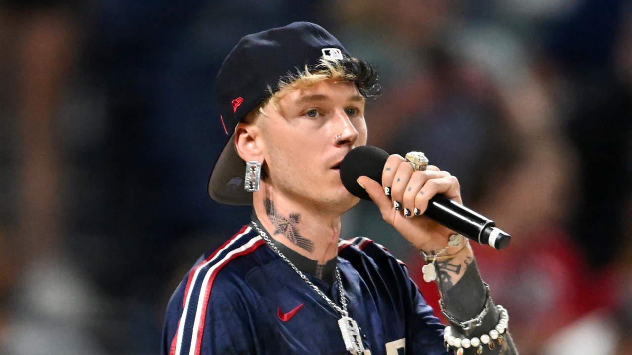 Machine Gun Kelly Says Most White Rapper ‘Stigma’ Comes From White Fans ...