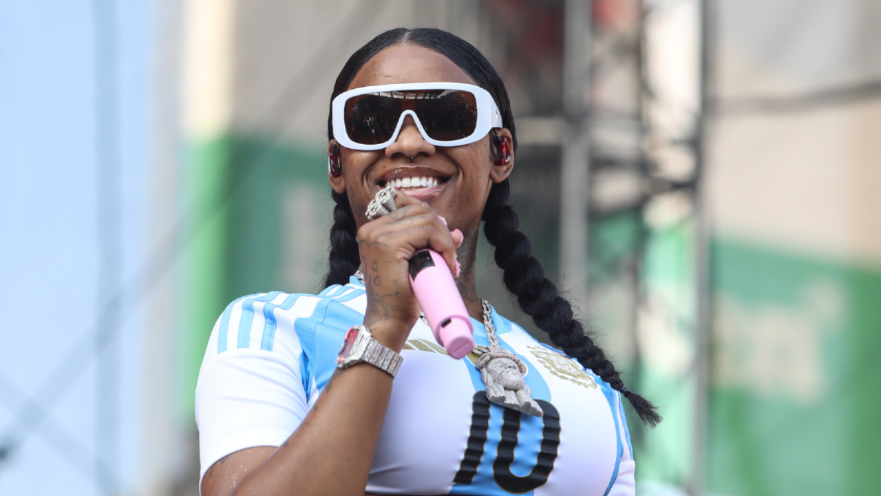 Sexyy Red Reacts To Viral Lookalike: ‘Sophisticatedd Red?’ - HipHopDX