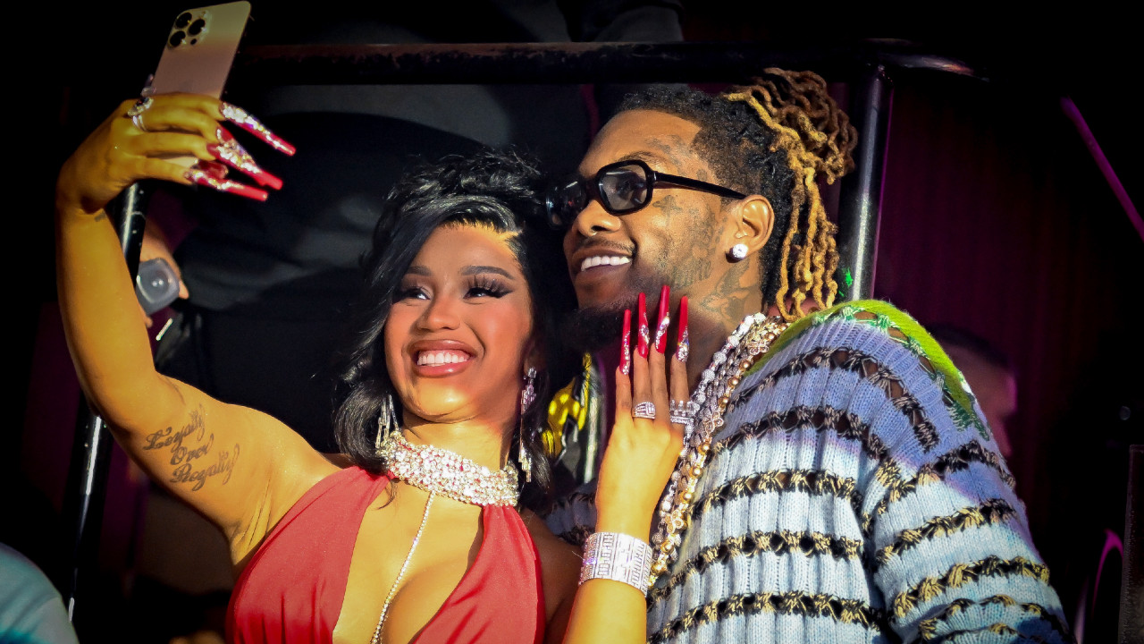 Cardi B Confirms Birth Of Baby Girl With Offset With Sweet New Family ...