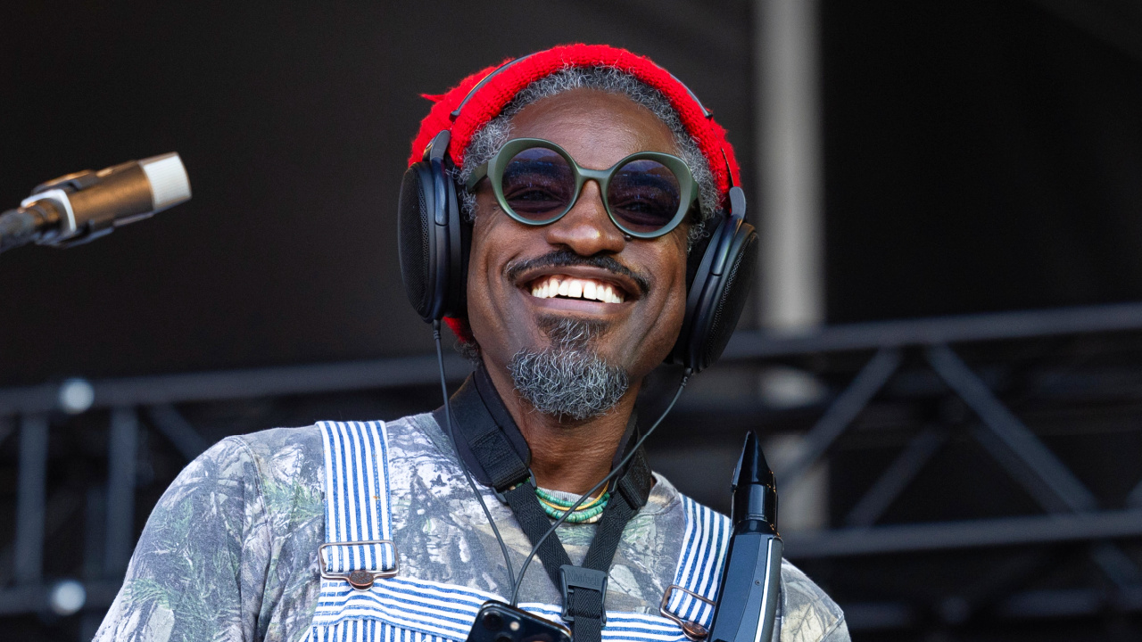 André 3000 Shares 'Funny' Observation About 'New Blue Sun' Criticism ...
