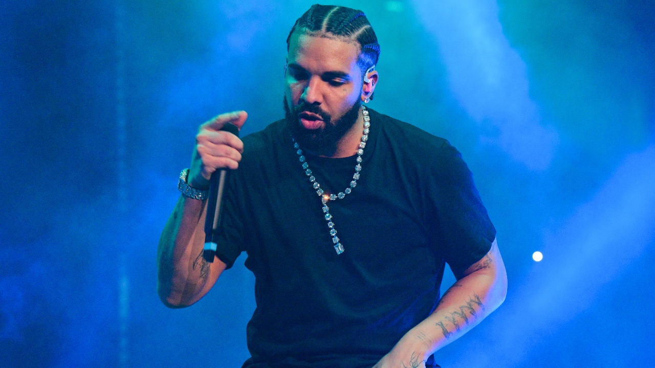 Drake Makes Speech On ‘People You Thought Were Friends’ Who ‘Stab You ...