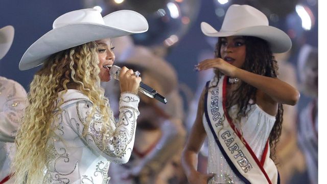 Beyoncé Is Joined By Blue Ivy At Christmas Halftime Show, Teases Big ...