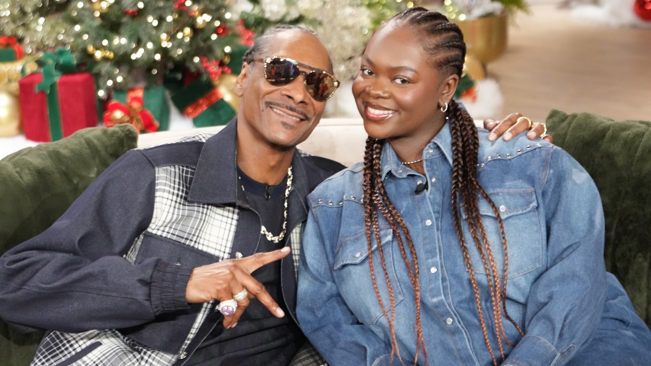 Snoop Dogg’s Daughter Announces Pregnancy: ‘I’m Having A Mini Me ...