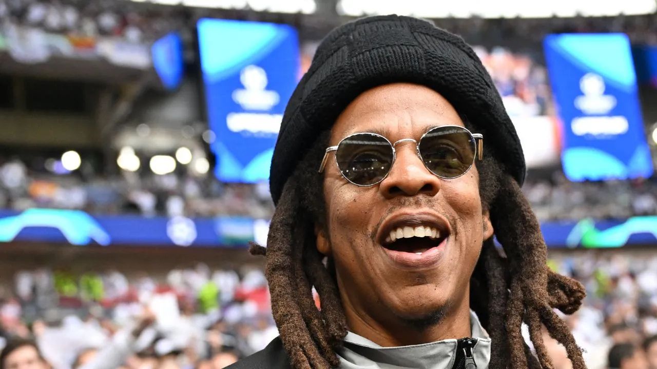 JAY-Z's Lawyer Rubbishes Alleged 'Agreement' With Tony Buzbee - HipHopDX
