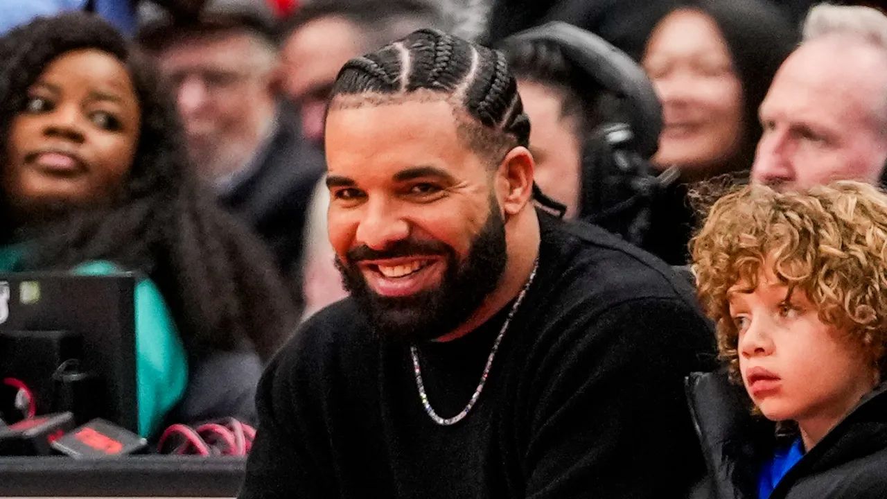 Drake Slams Social Media Critics With Topless Selfie - HipHopDX