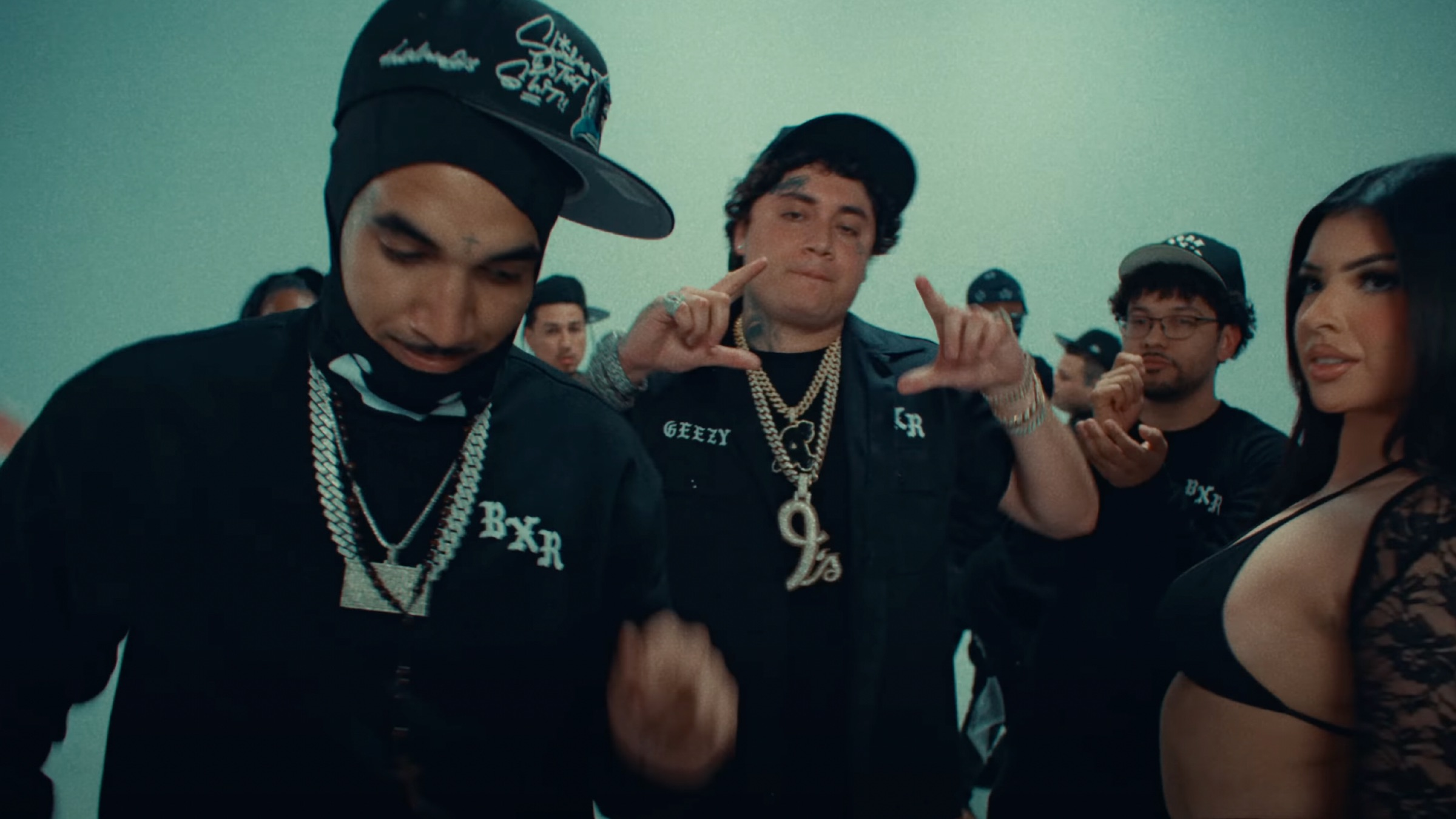 Shoreline Mafia - 'Back 2 Back' - HipHopDX