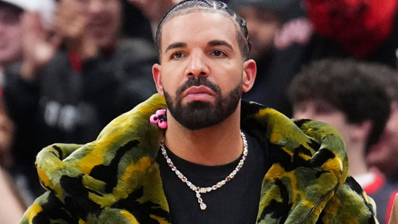Drake Disses Kendrick Lamar On New Single 'Dog House' - HipHopDX