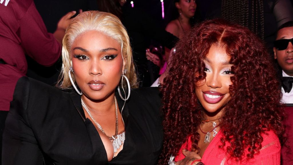 SZA Brings Out Lizzo As Special Guest On Grand National Tour - HipHopDX